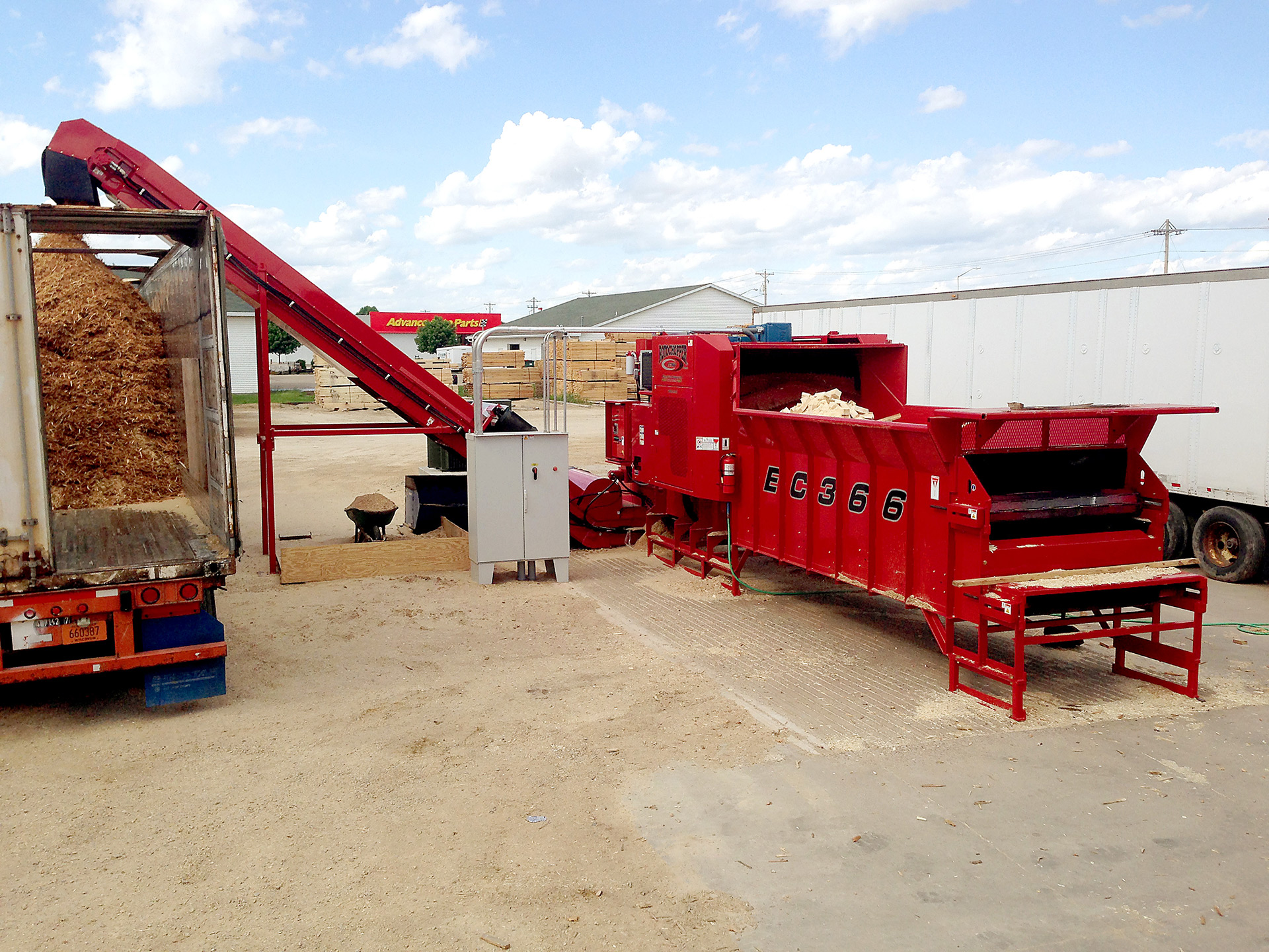 Pallet Grinders | Wood Pallet Grinding, Recycling Machine Systems ...