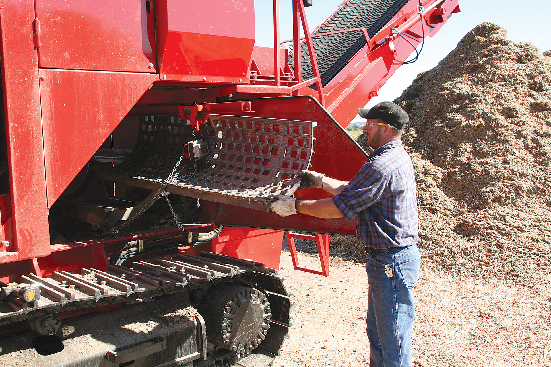 Rotochopper® | Horizontal Grinder Screens & Changing Systems