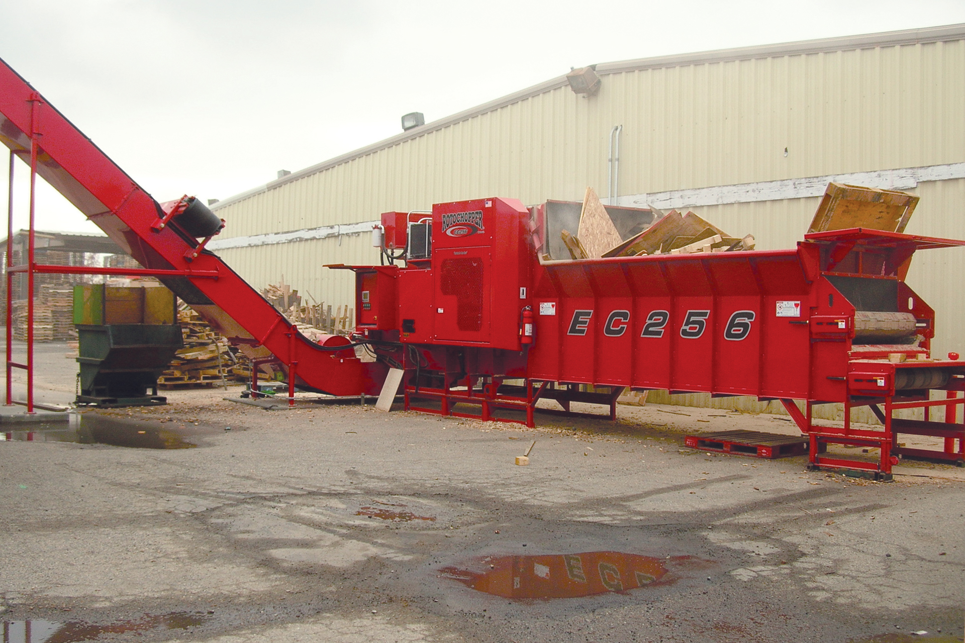 Pallet Grinders | Wood Pallet Grinding, Recycling Machine Systems ...