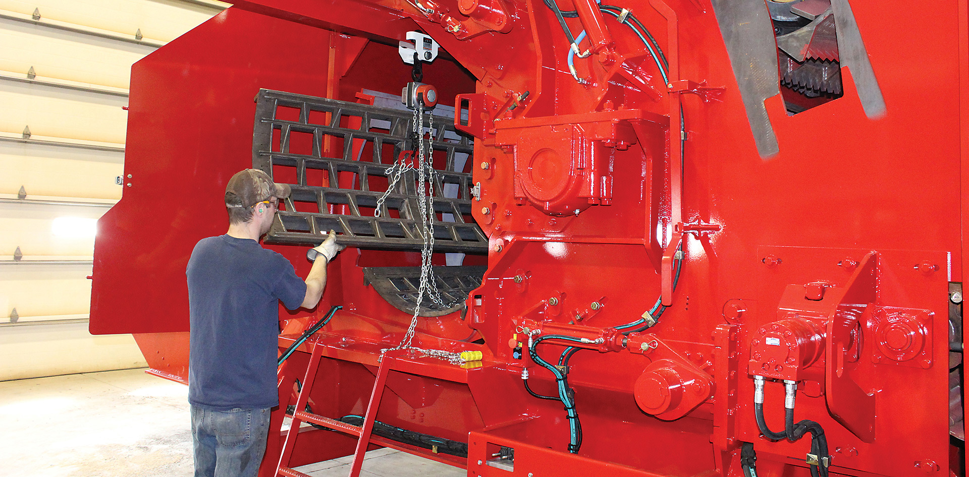 Rotochopper® | Horizontal Grinder Screens & Changing Systems