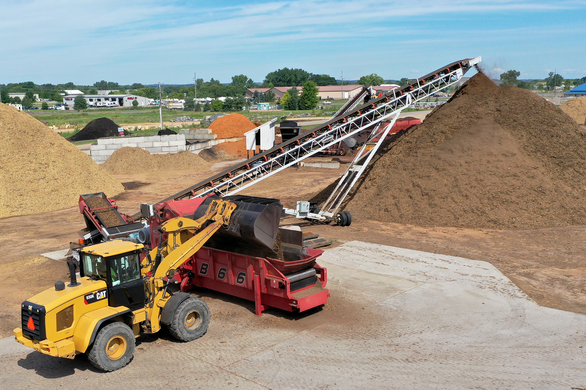 Conveyor Systems | Radial, Tracked & Portable Stacking Conveyors