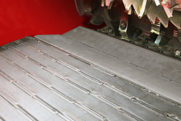 Horizontal Grinder Steel Slat Infeed Systems, Conveyers, Powerfeeds ...